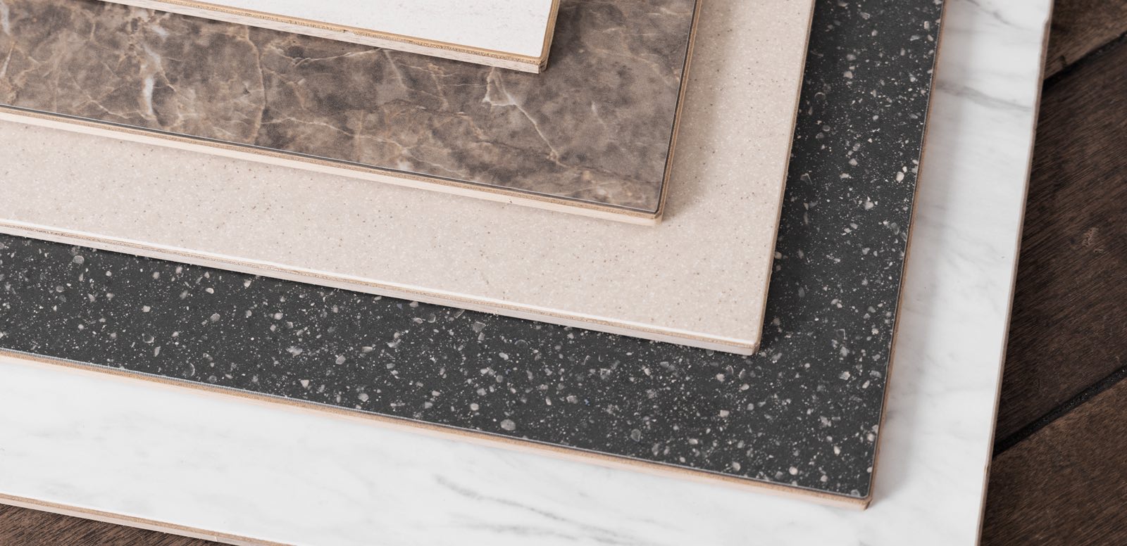 【プロが解説】メラミンとデコラの違いは？ – itamo